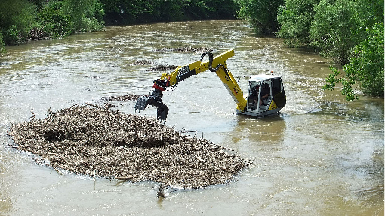 Water streams – Menzi Muck